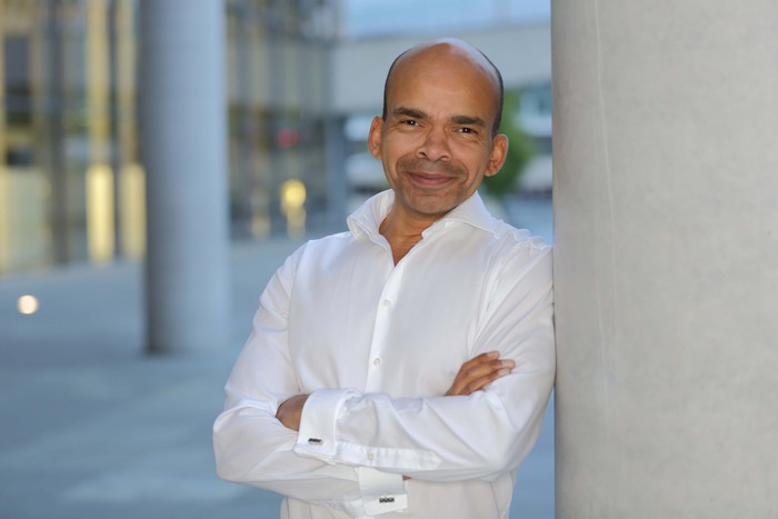 Über Michael Kandakai